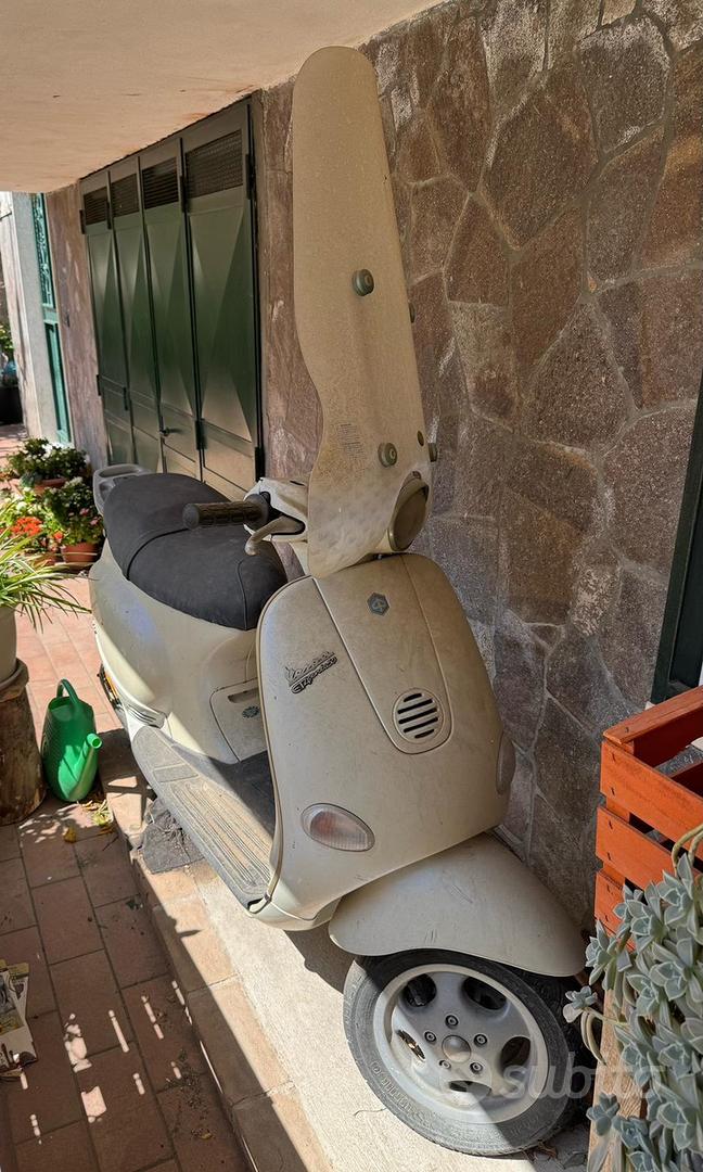 Vespa Piaggio ET4 150 - Moto e Scooter In vendita a Avellino