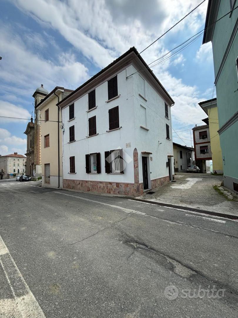 Subito - TECNOCASA - STUDIO STRADELLA UNO SAS - CASA DI CORTE A SAN ...