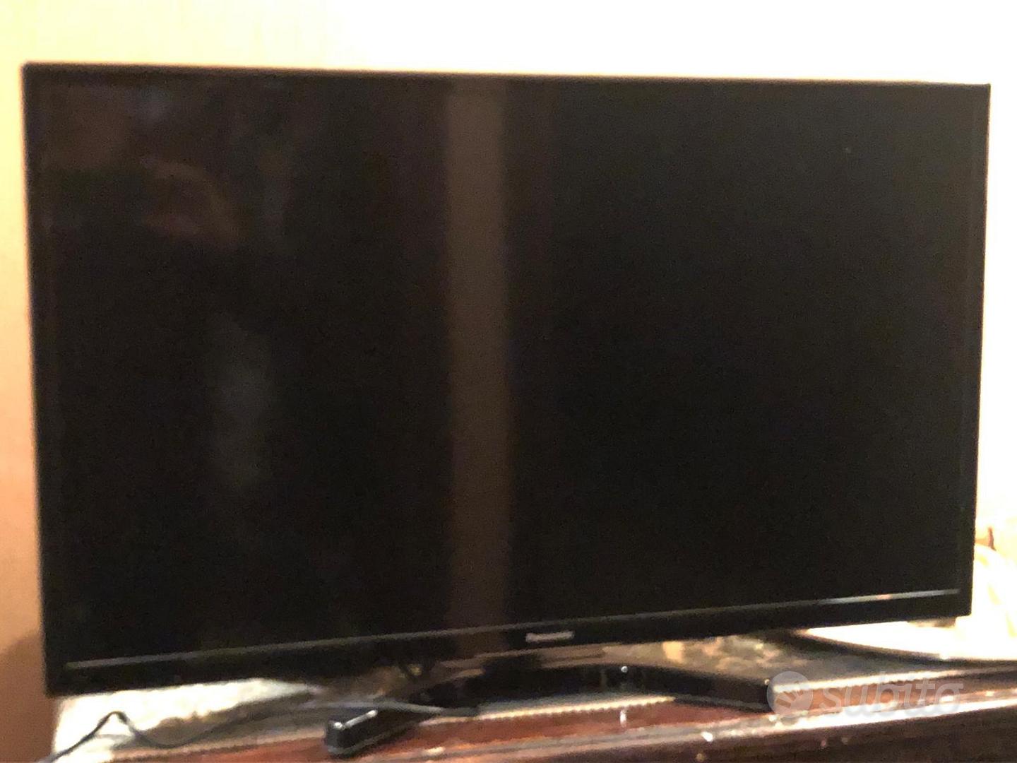 Tv led Panasonic 32” full HD - Audio/Video In vendita a Milano