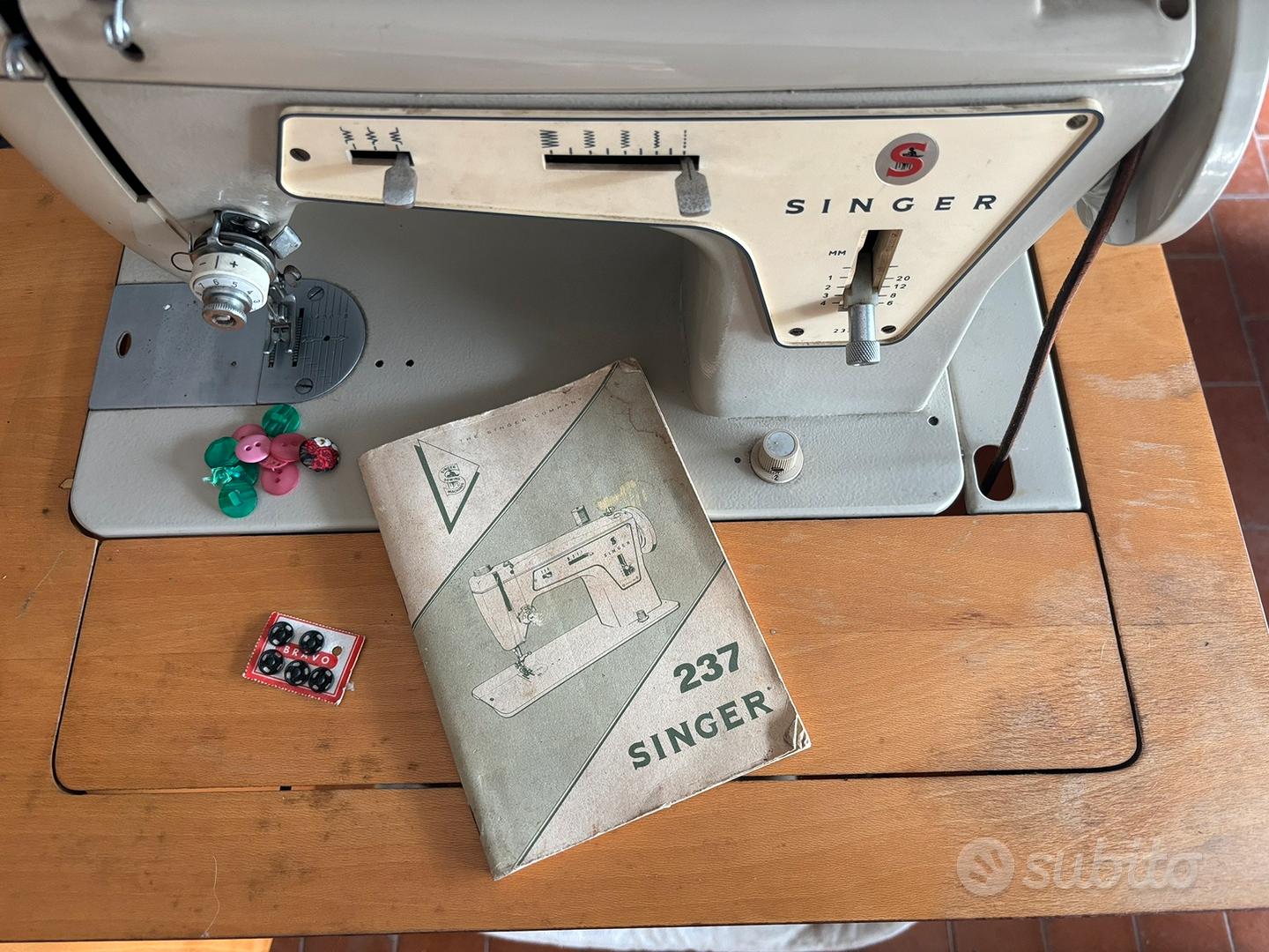 Macchina per cucire Singer anni '50 originale - Collezionismo In ...