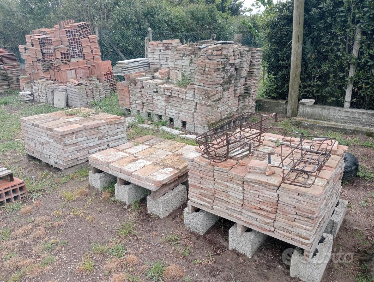 Tavelline, tavelle e mattoni vecchi - Giardino e Fai da te In vendita a ...