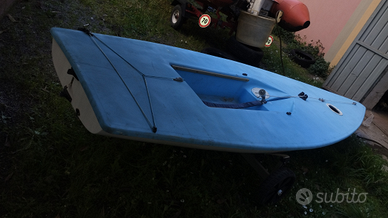 Deriva Laser più carrello da spiaggia - Nautica In vendita a Grosseto
