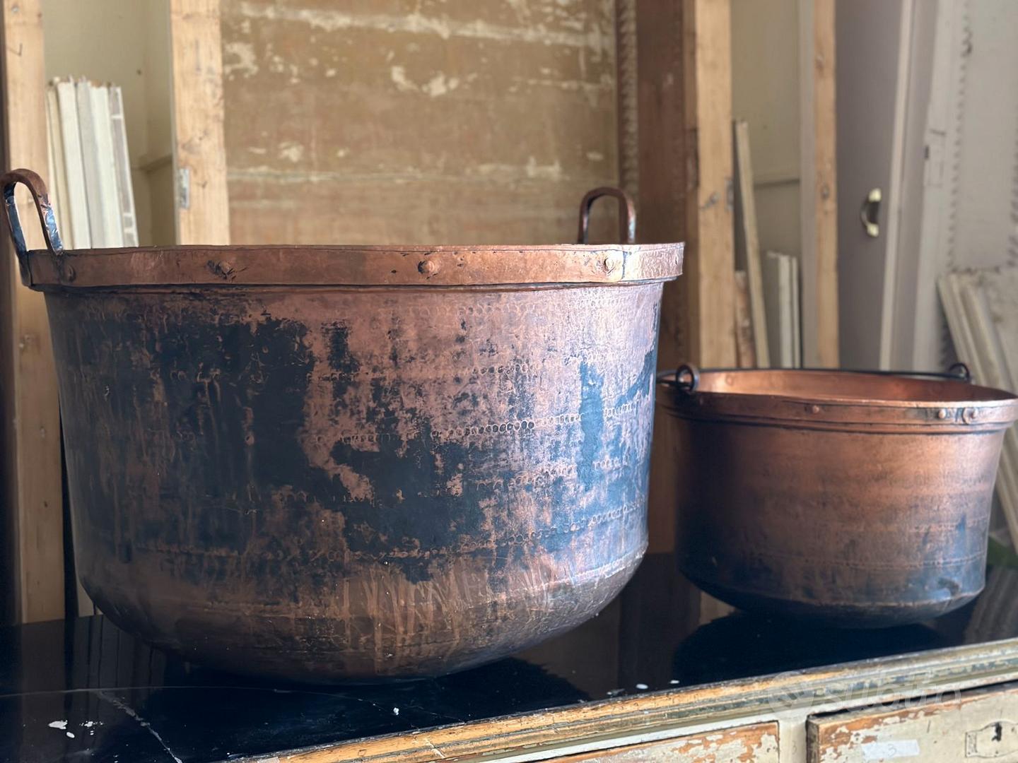 N. 2 Caldaie/Paioli/Pentoloni antichi in rame - Arredamento e ...