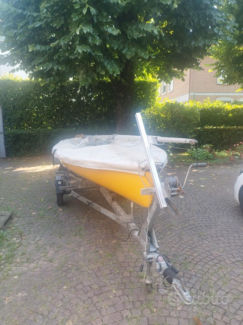 Carrello stradale per barca (470, gommone, etc ) - Nautica In vendita a ...