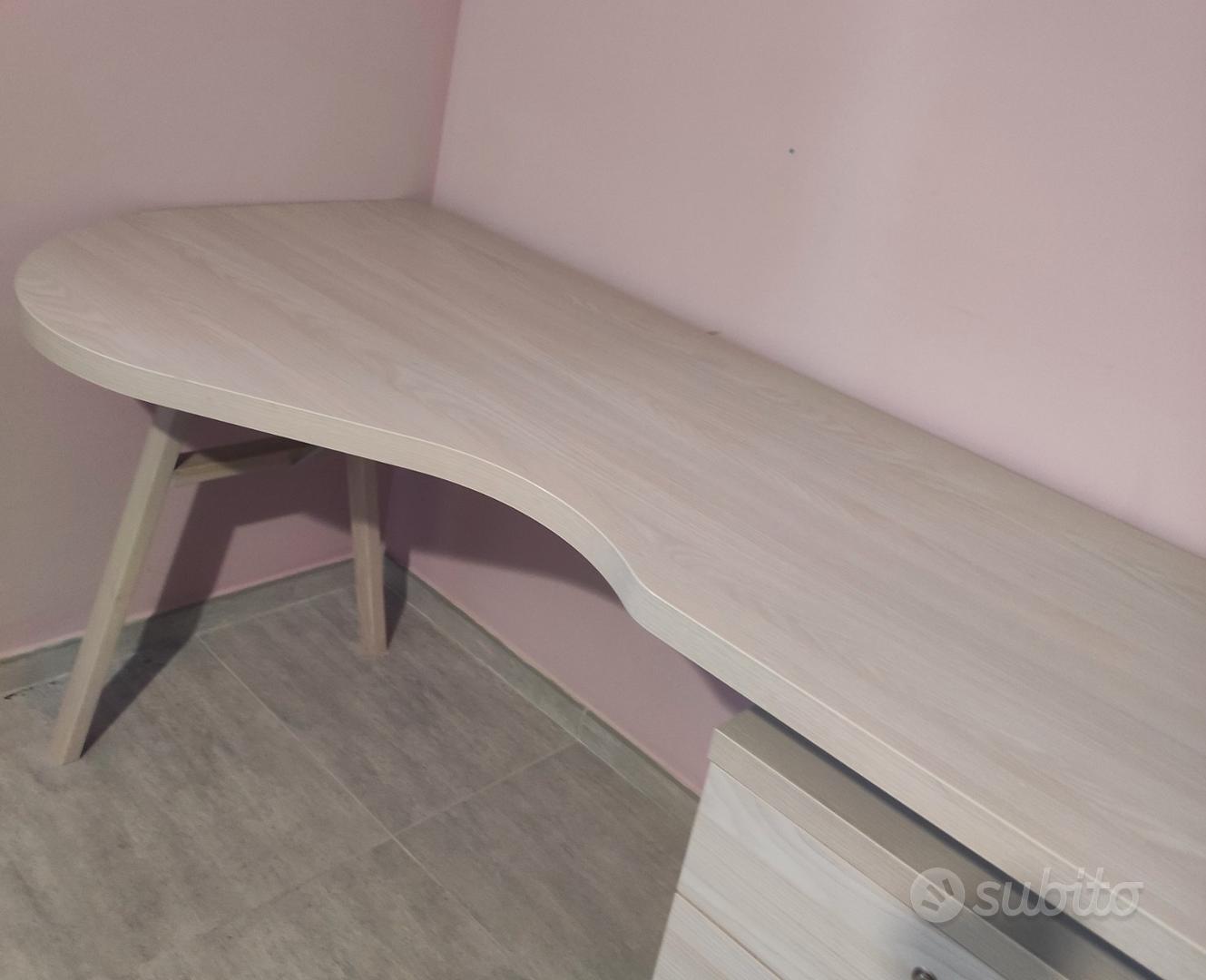 Scrivania - Arredamento e Casalinghi In vendita a L'Aquila