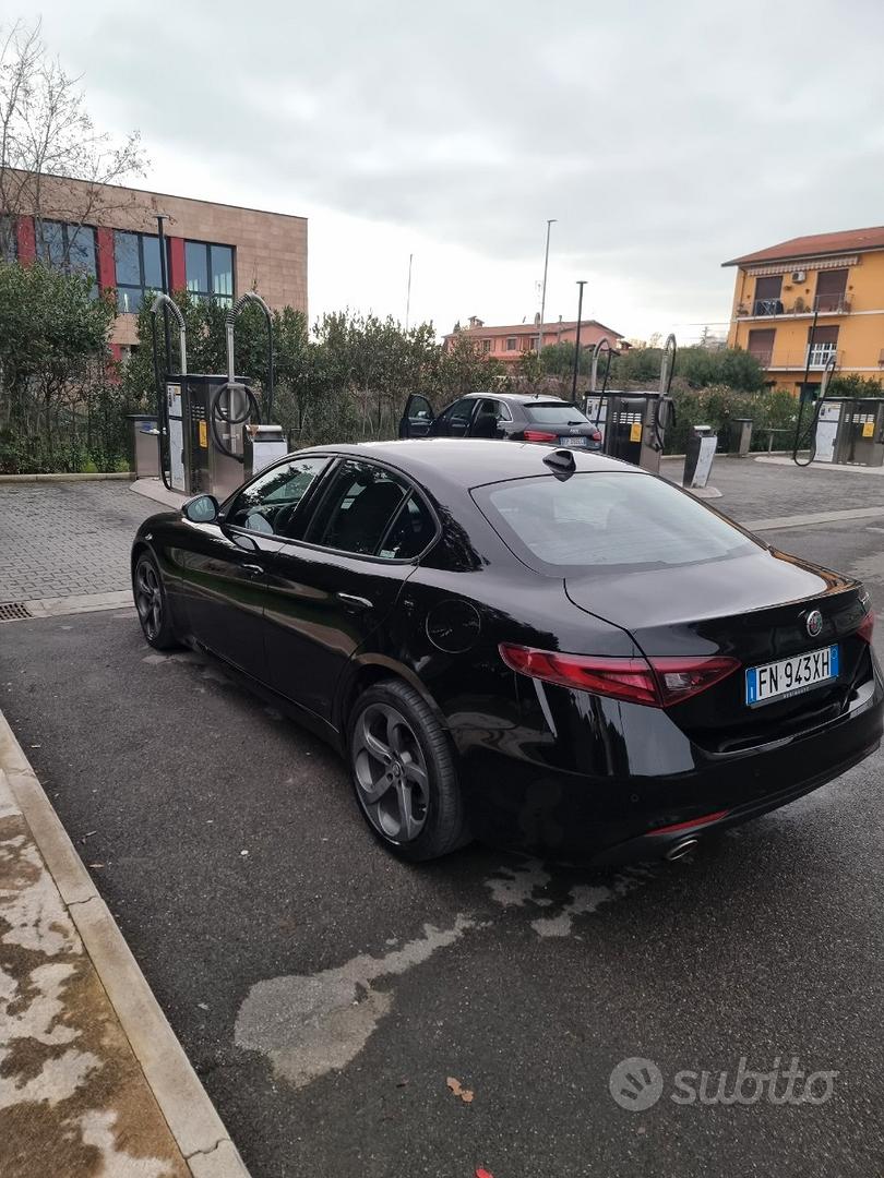 ALFA ROMEO Giulia (2016) - 2018 - Auto In vendita a Lucca