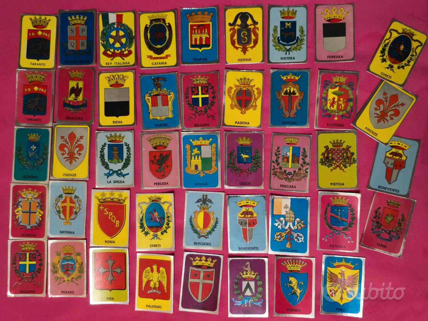 ADESIVI STEMMI CITTA' ITALIANE PZ.64 - Collezionismo In vendita a Novara