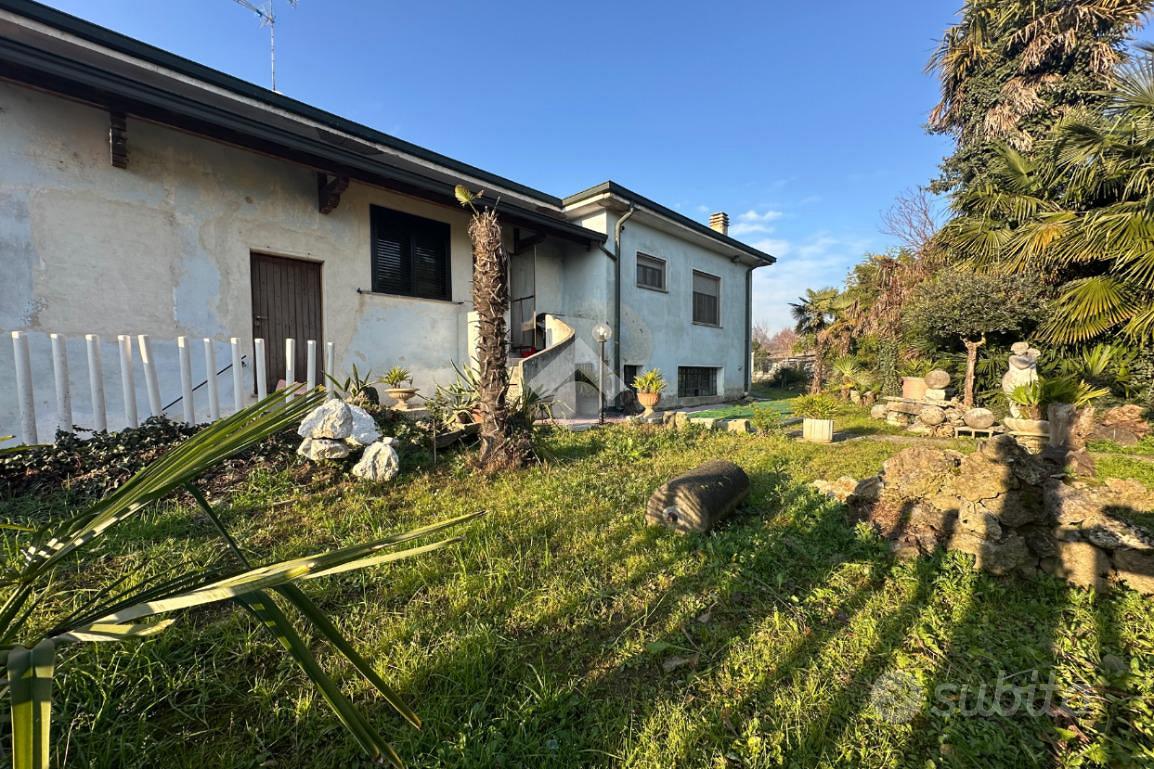 Subito - TECNOCASA - STUDIO BAGNOLO SAS - VILLA SINGOLA A VAIANO ...