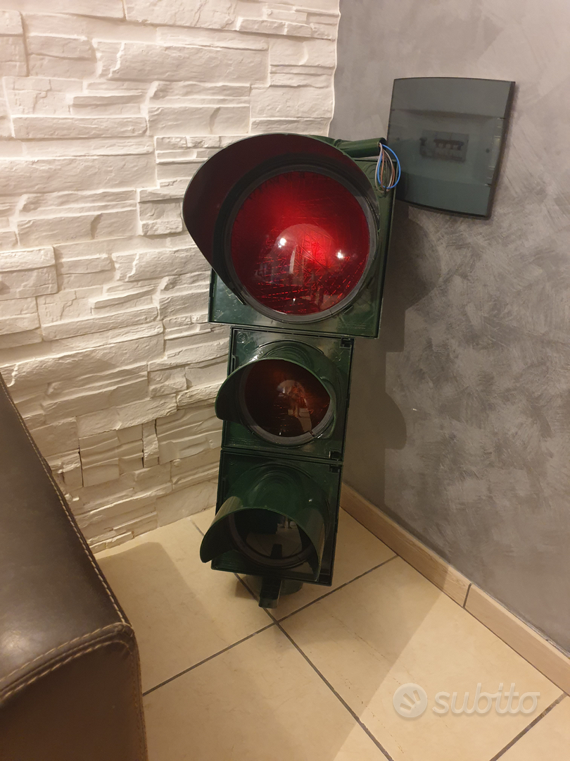 Semaforo stradale nuovo altezza 1 mt - Arredamento e Casalinghi In ...