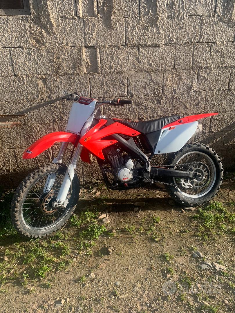 Moto crf 250 4 tempi del 2009 - Moto e Scooter In vendita a Nuoro