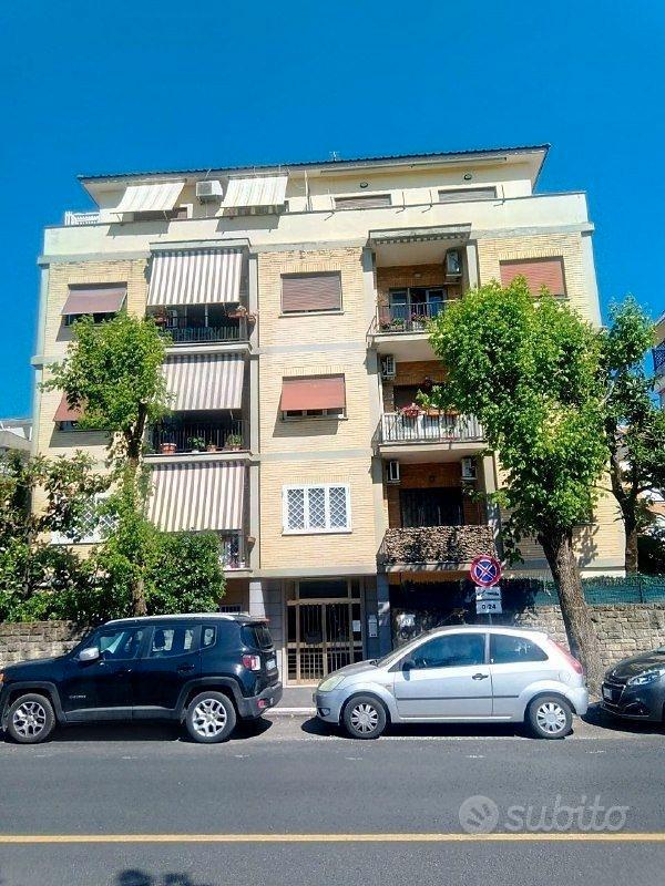 Quadrilocale via di torrevecchia - Appartamenti In vendita a Roma