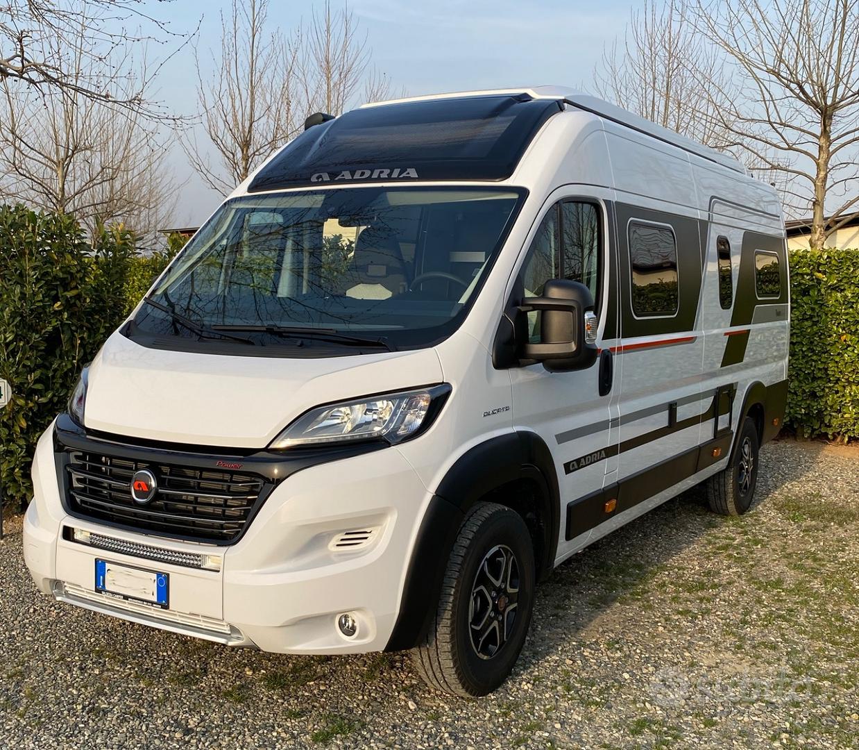 Van Adria Twin Sport Limited Ed. SGX 6.40mtr 160cv - Caravan e Camper ...