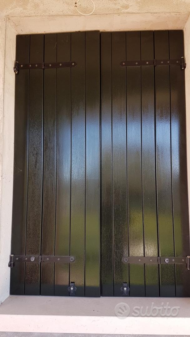 Scuri legno doghe verticali cardini antieffrazione - Arredamento e ...