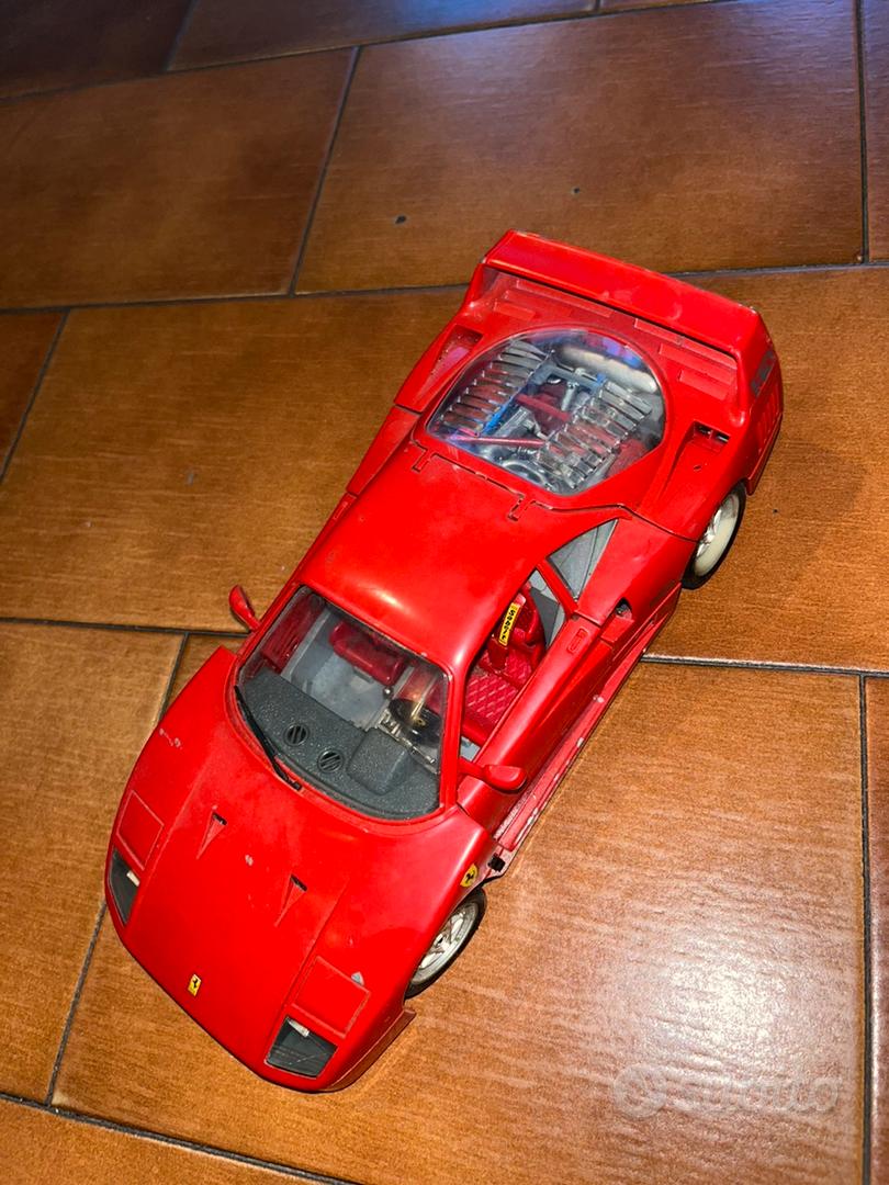 Modellino Ferrari F40 Bburago scala 1:18 - Collezionismo In vendita a ...