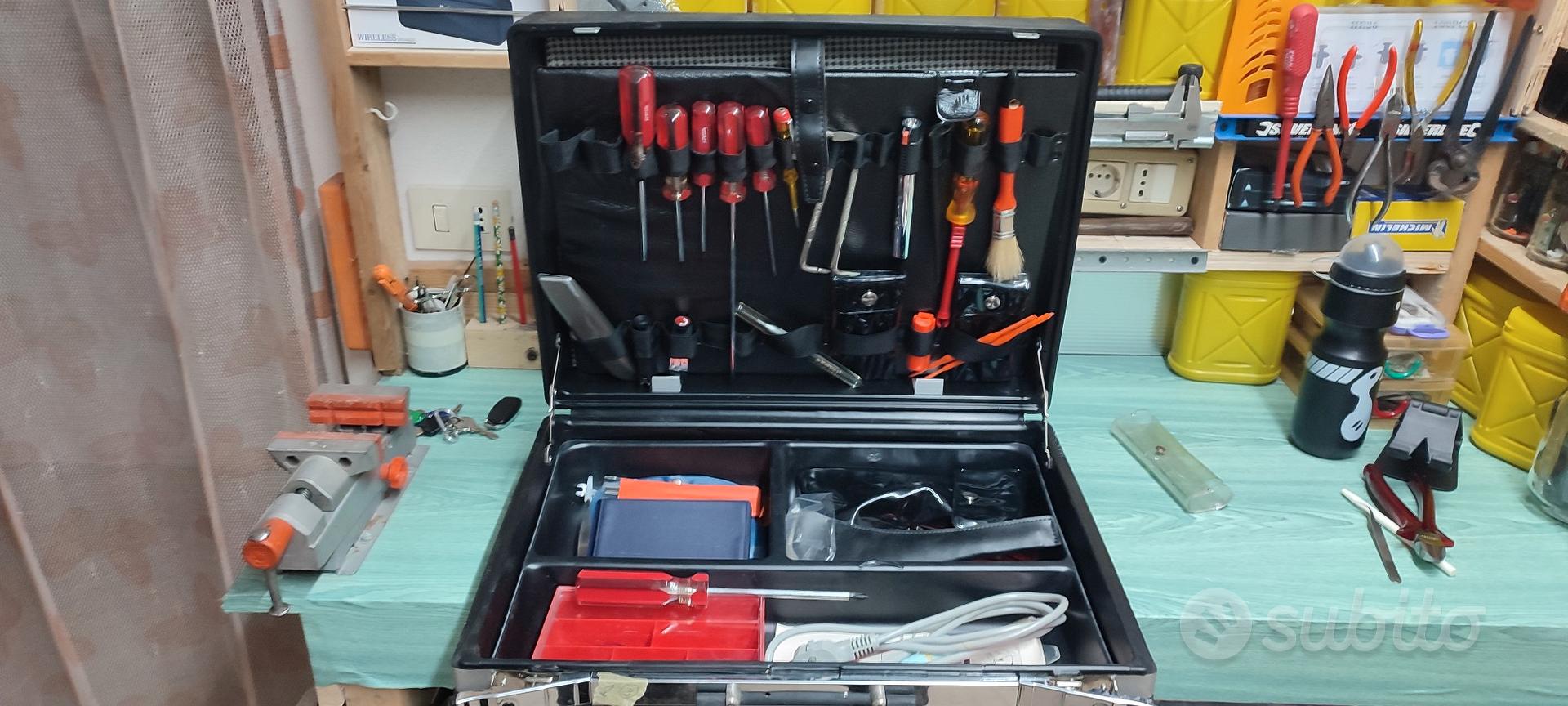 valigetta con attrezzi vari - Giardino e Fai da te In vendita a Napoli
