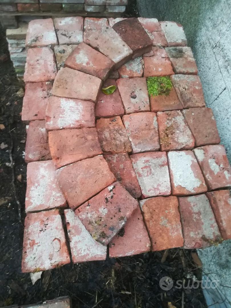 mattoni vecchi per pozzo o arco - Giardino e Fai da te In vendita a Mantova