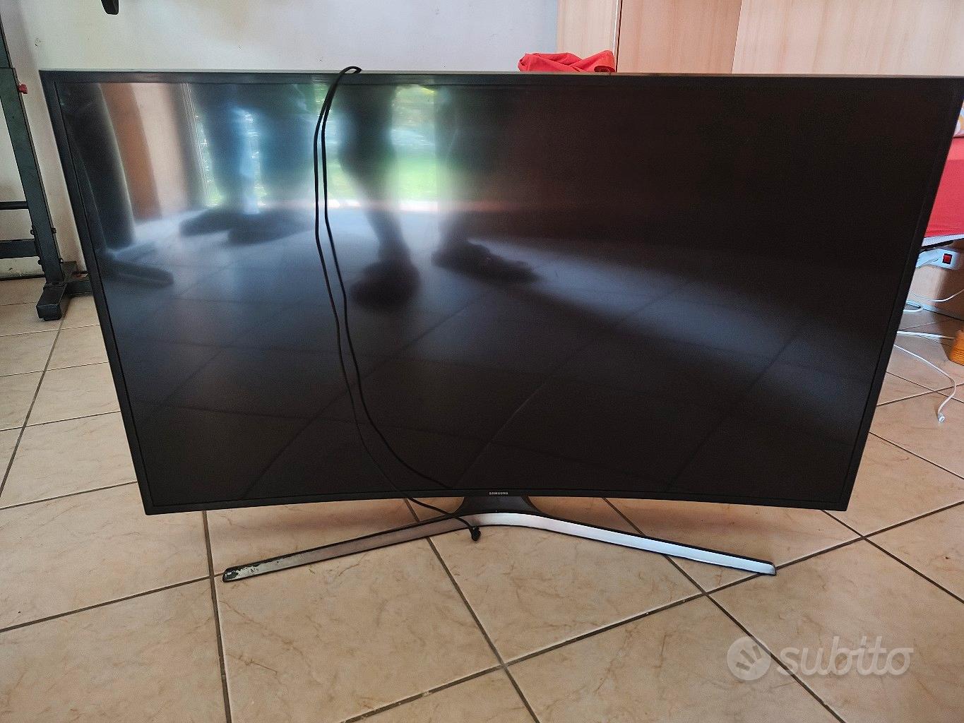Samsung smart TV 50" schermo curvo - Informatica In vendita a Pordenone
