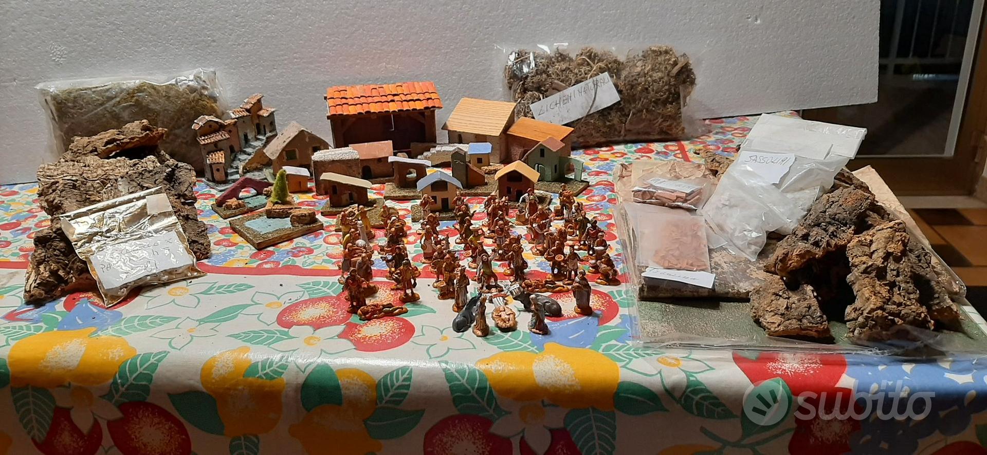 Accessori per presepe misti. - Collezionismo In vendita a Crotone