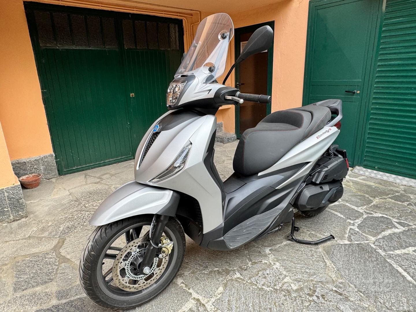 Piaggio Beverly 400 S - Moto e Scooter In vendita a Pavia