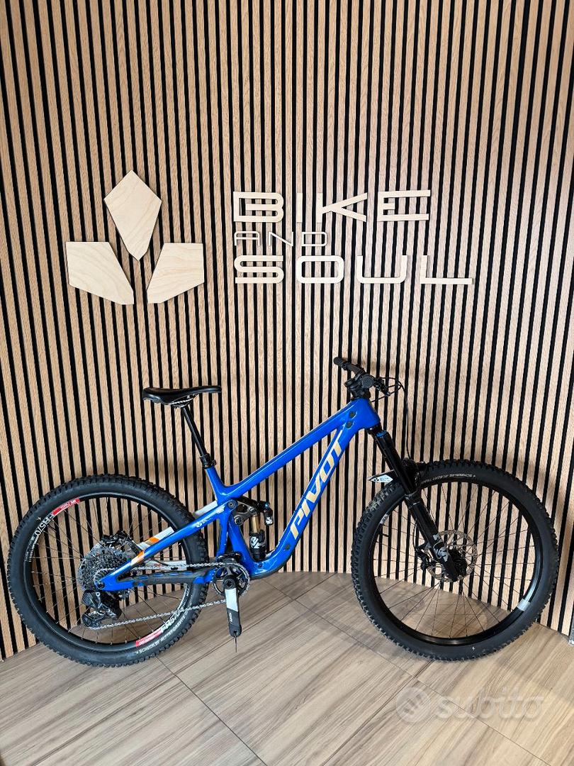 Subito - Bike and Soul - Pivot Firebird Factory Racing PFR Limited ...