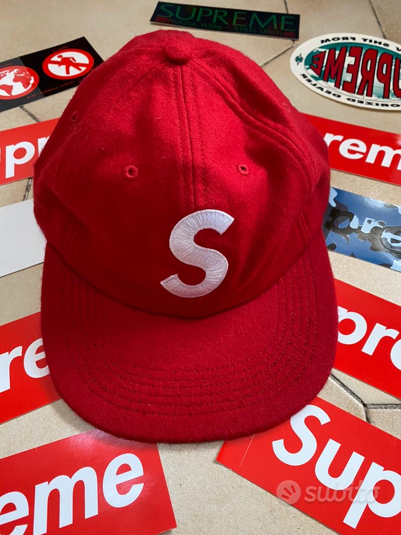 Cappello hat berretto Supreme col. rosso NEW - Abbigliamento e ...