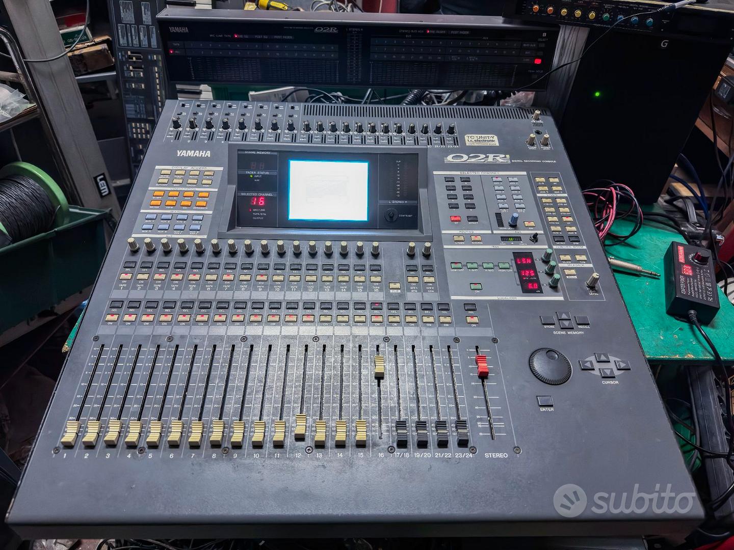 Mixer Yamaha 02r - Audio/Video In vendita a Milano