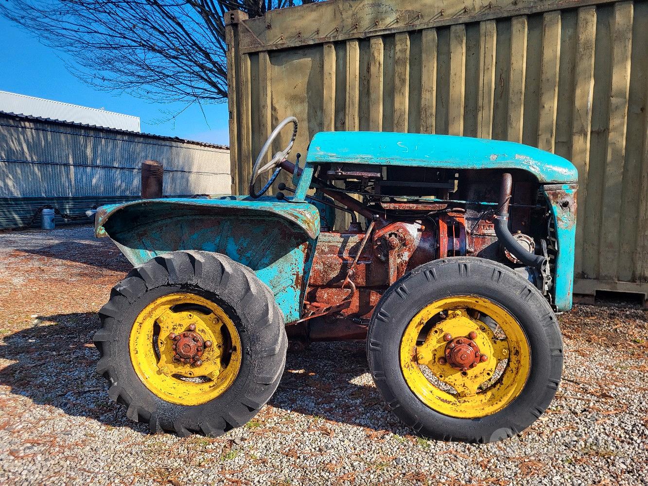 trattore d'epoca ERON MERONI D18 - Collezionismo In vendita a Venezia