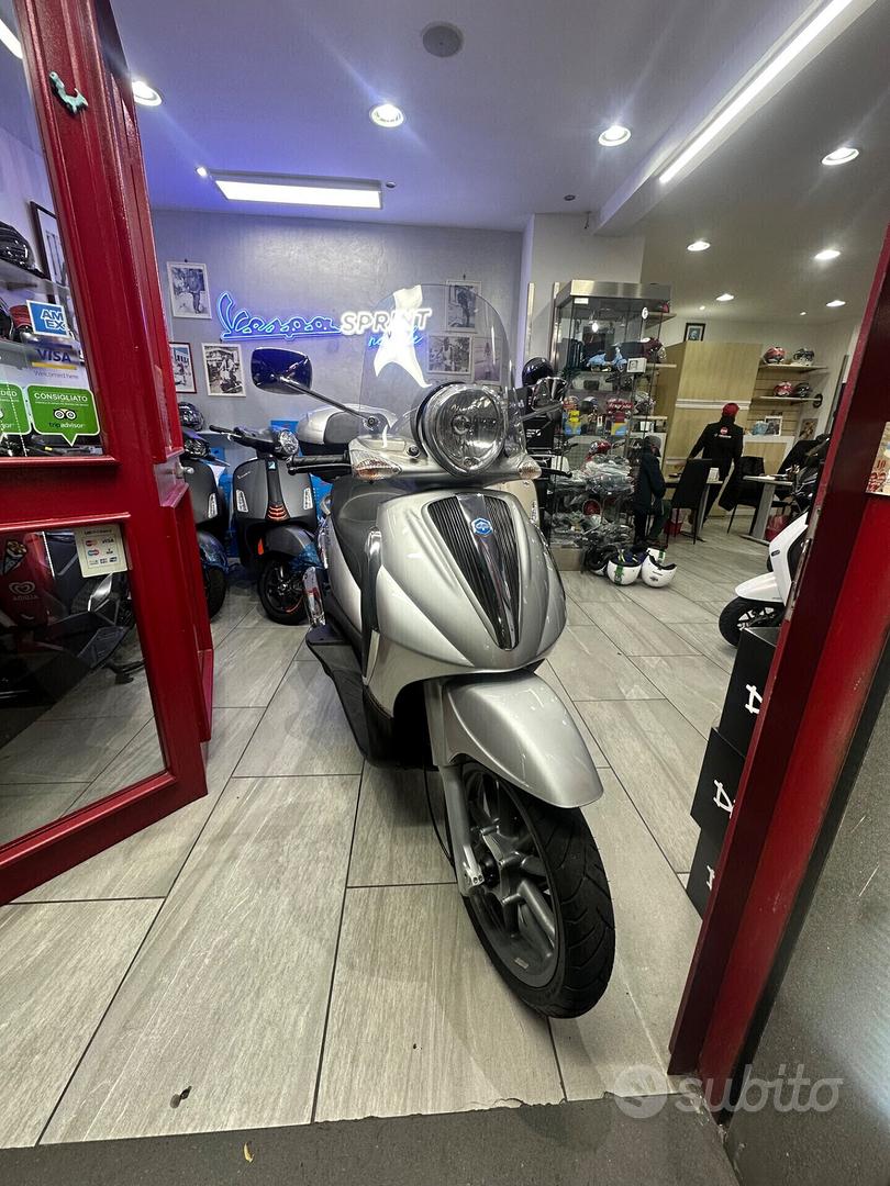 Subito - Vespa Sprint S.R.L. - Piaggio Beverly 300 i.e. tuorer da ...