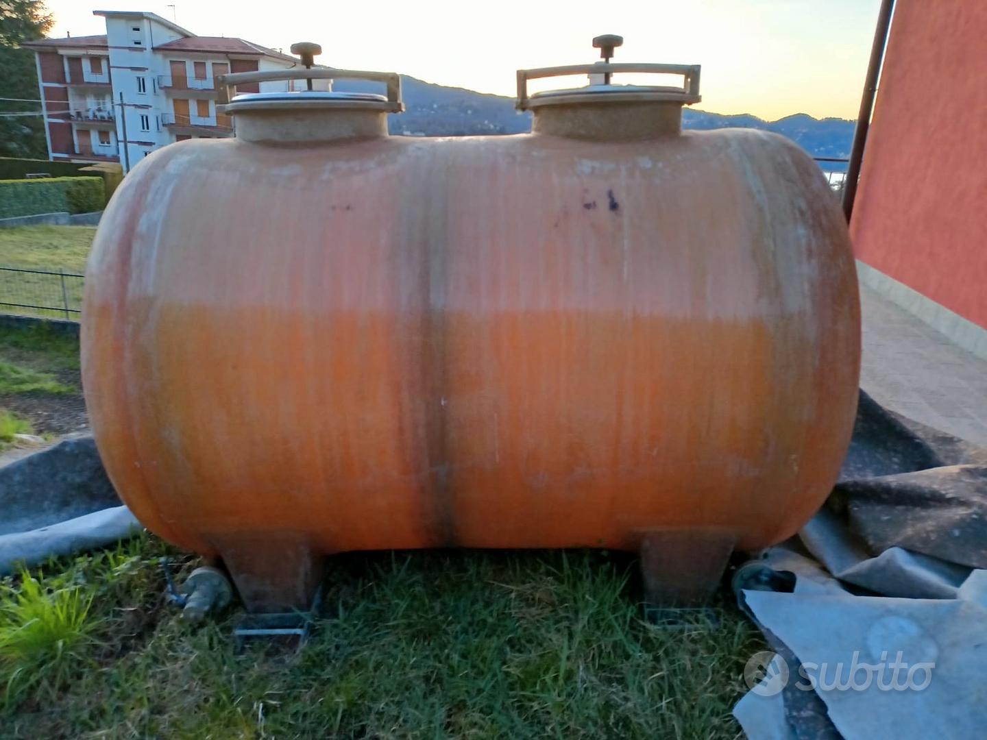 Cisterna in vetroresina - Altri In vendita a Novara