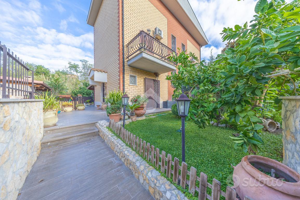 Subito - TECNOCASA - LA RUSTICA MEDIAZIONI SRL - PORZIONE DI ...