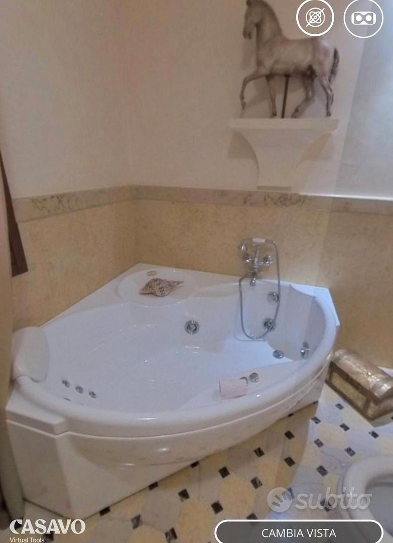 Vasca idromassaggio IACUZZi - Arredamento e Casalinghi In vendita a Trapani