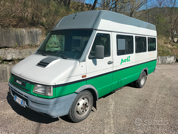 Minibus Iveco Daily - Veicoli commerciali In vendita a Firenze
