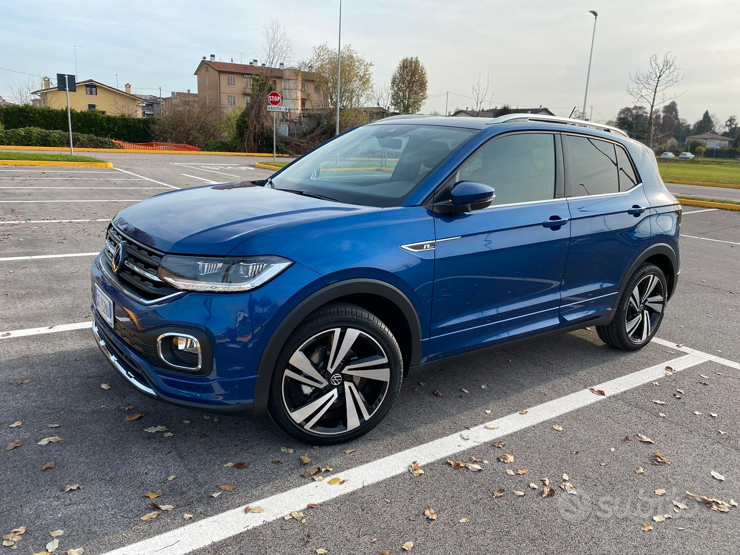 T-Cross R-line alcalntara - 18” - fari full led - Auto In vendita a Vicenza