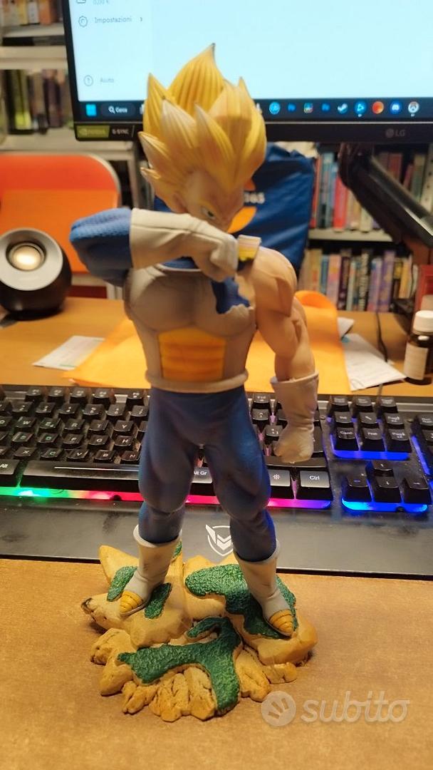 DBZ Vegeta Super Saiyan Action Figure Pose - Collezionismo In vendita a ...