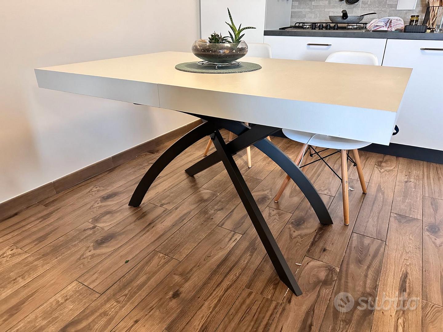 Tavolo design gorgona in legno - Arredamento e Casalinghi In vendita a ...