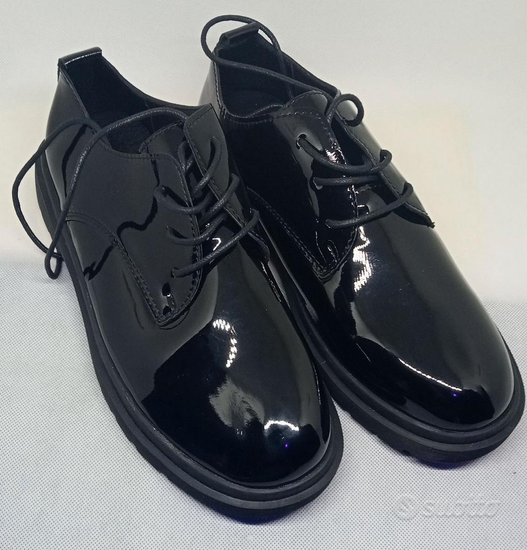 Scarpe nere Oxford lucide moderne UNISEX 41-42 - Abbigliamento e ...