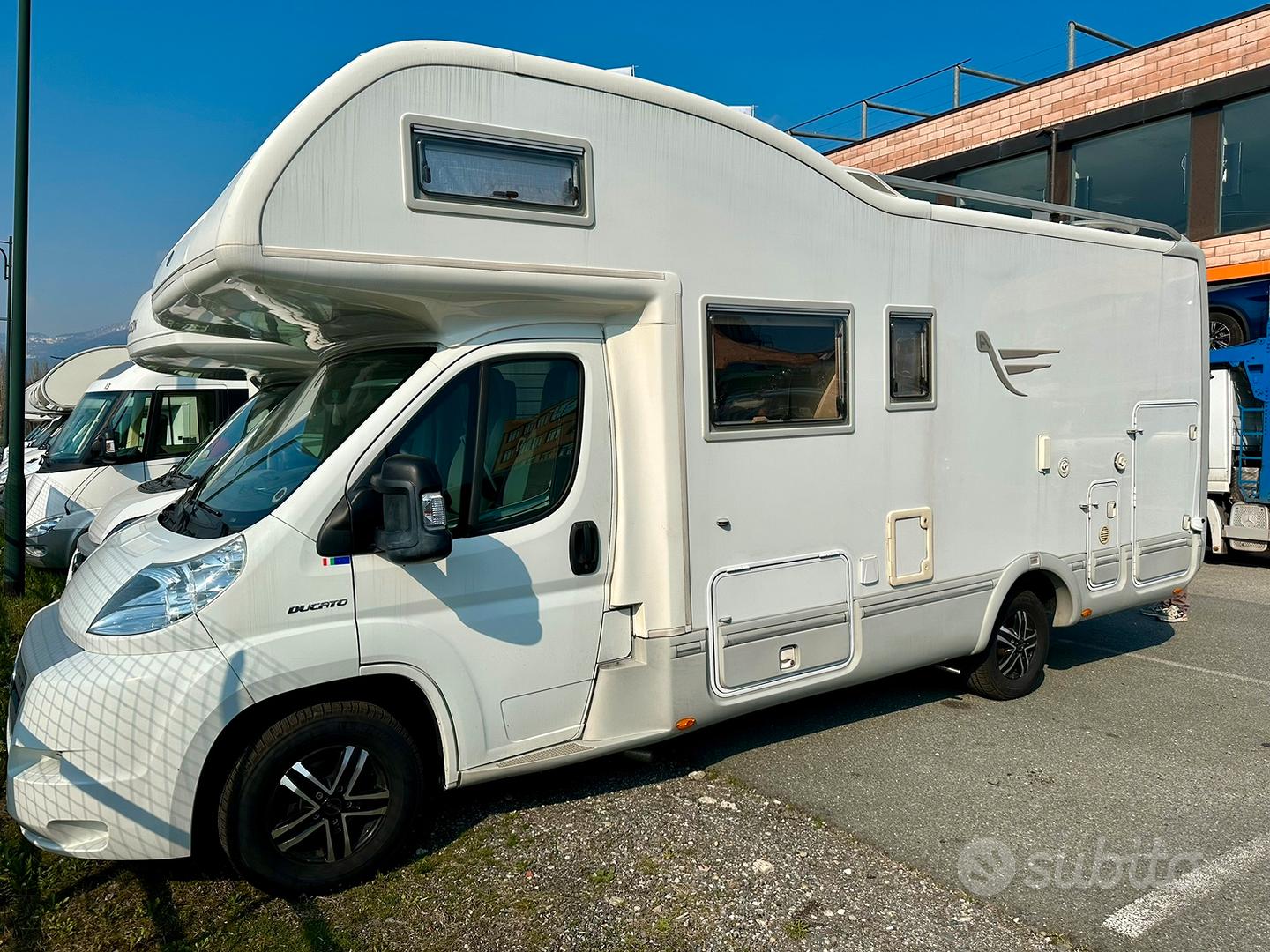 ARCA M718 GLM DUCATO 50milakm SUPER ACCESSORIATO - Caravan e Camper In ...
