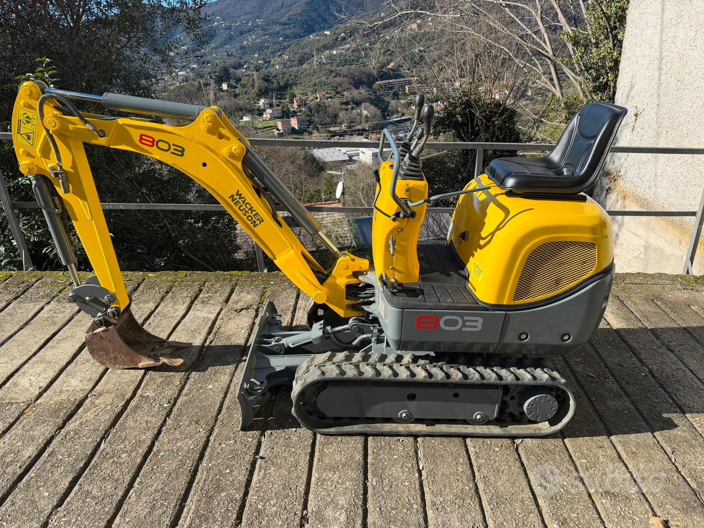 Mini escavatore Waker Neuson - Veicoli commerciali In vendita a Genova