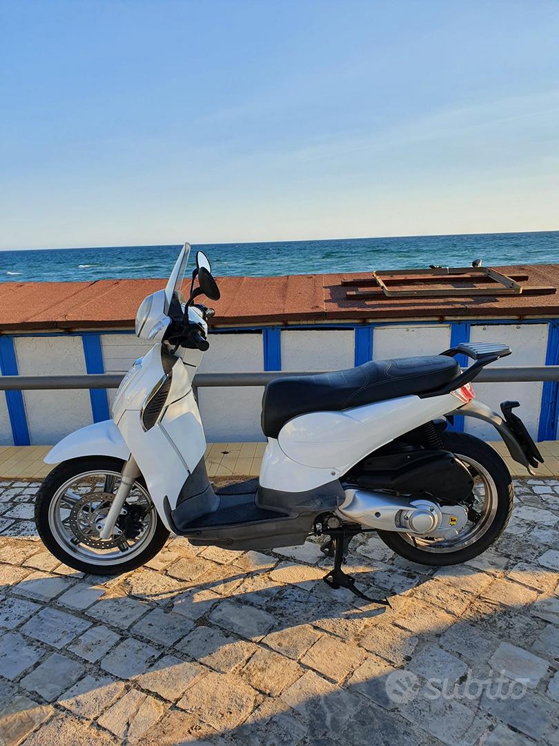 Aprilia scarabeo - Moto e Scooter In vendita a Latina