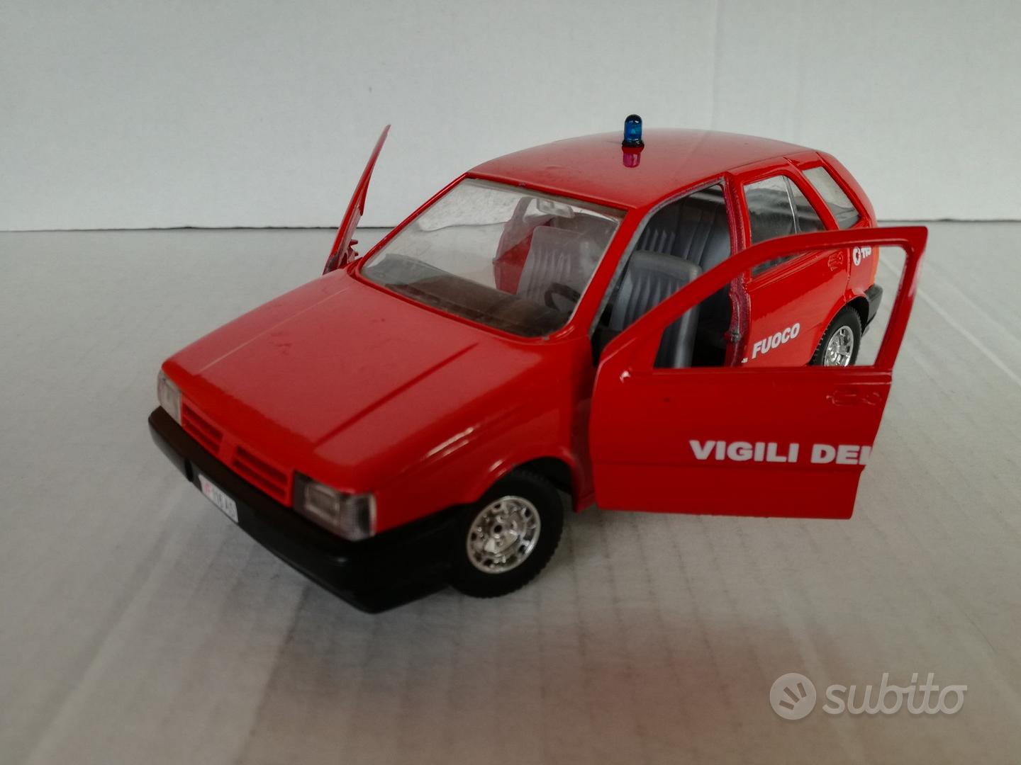 Modello auto fiat tipo vigili del fuoco - Collezionismo In vendita a Milano