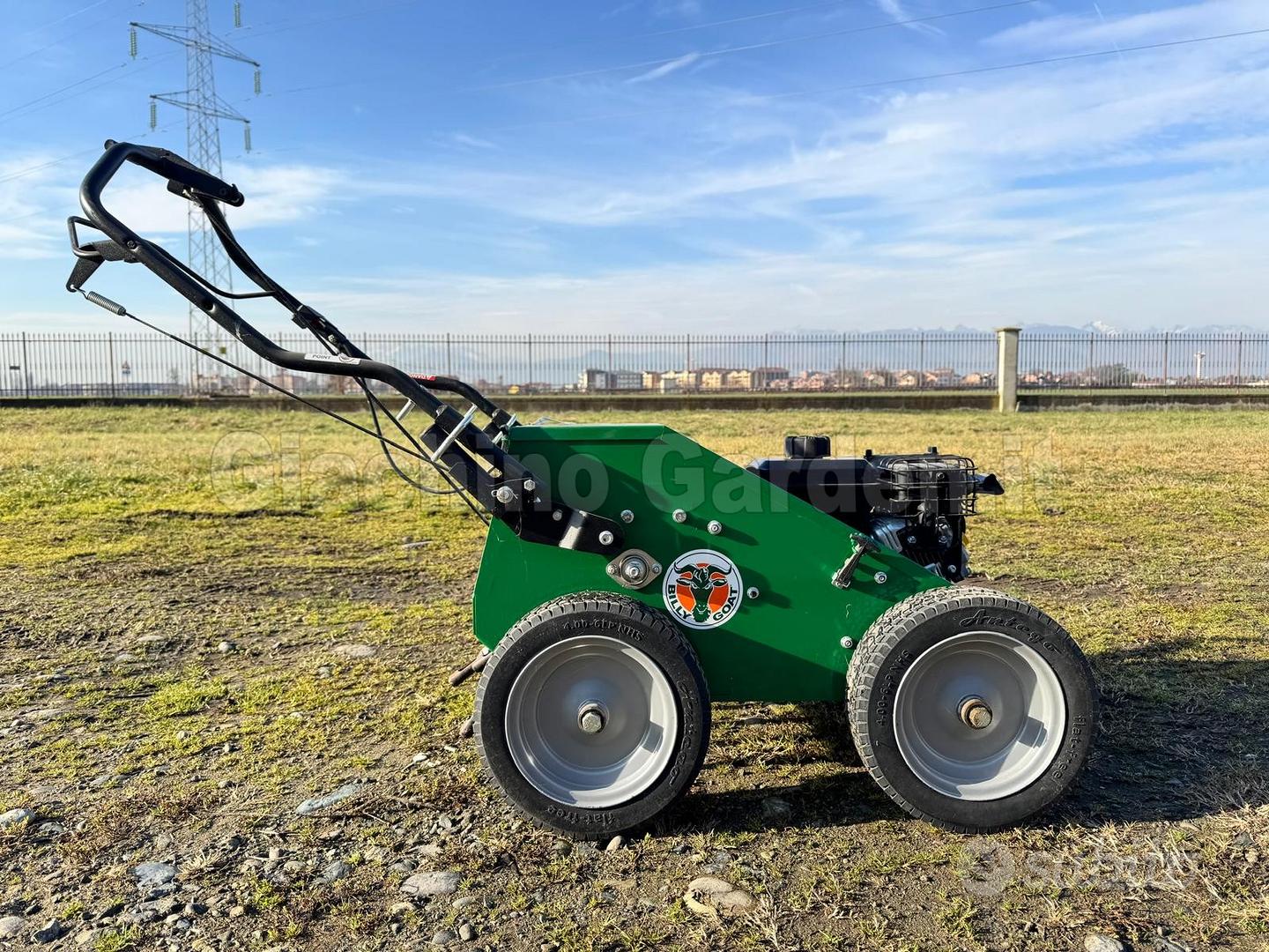 Subito - Giachino Garden - CAROTATRICE per prato PL1803V usato ...