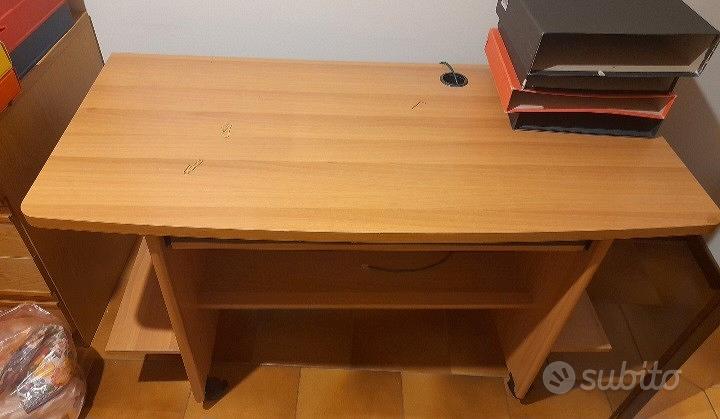 scrivania porta pc nuova con ruote e portafili - Arredamento e ...