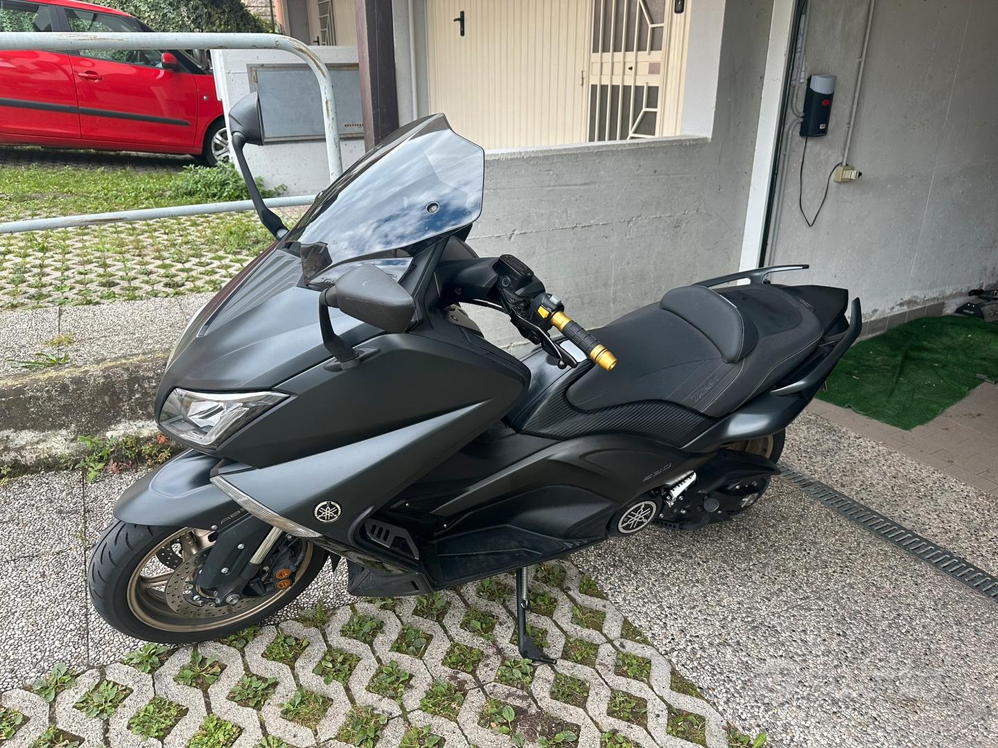 T max iron max 530 - Moto e Scooter In vendita a Trento