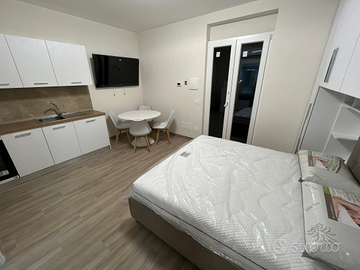 Monolocale appena ristrutturato con mobilio nuovo - Appartamenti In ...