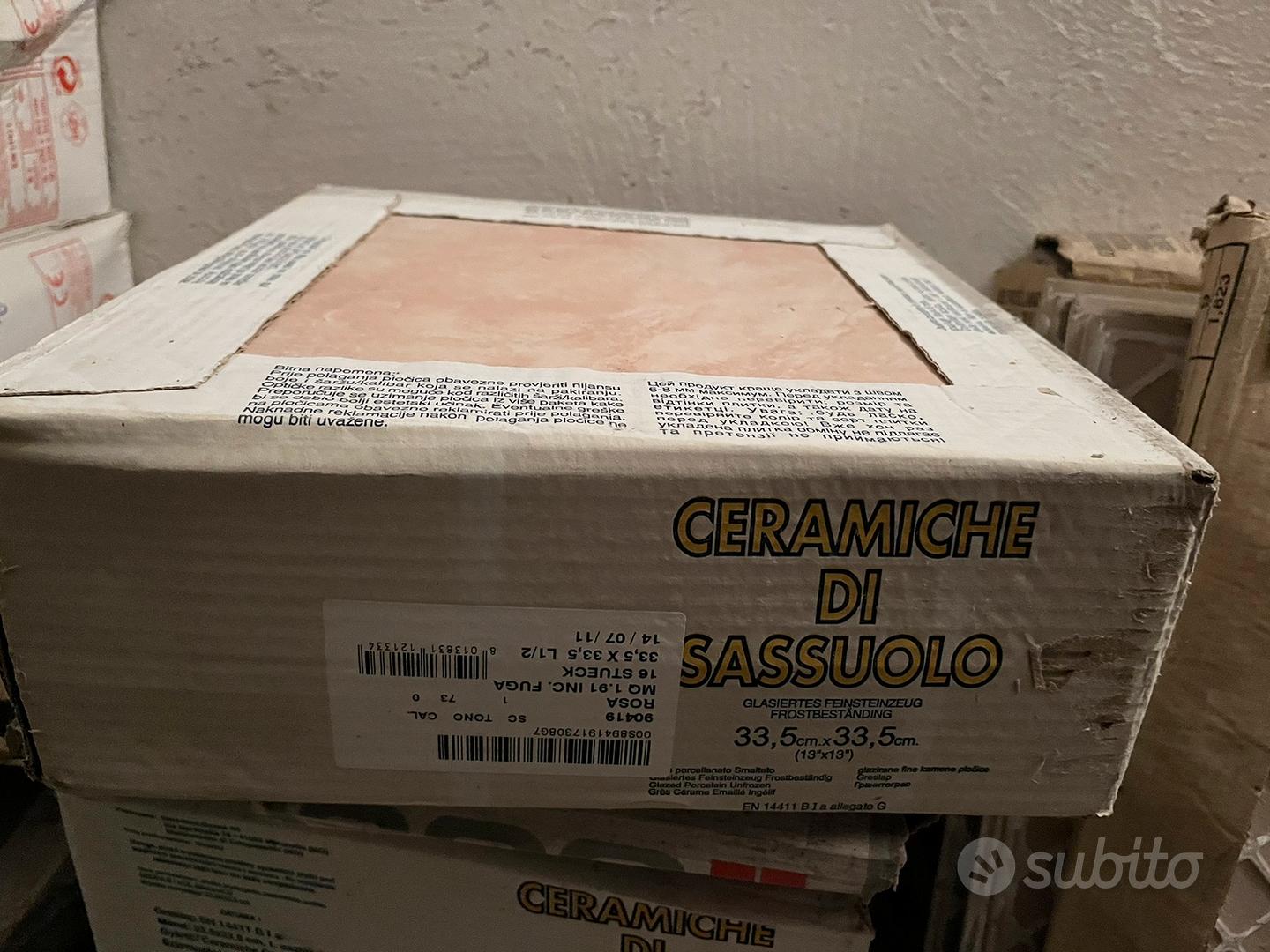 Piastrelle assortite vari colori e dimensioni - Arredamento e ...