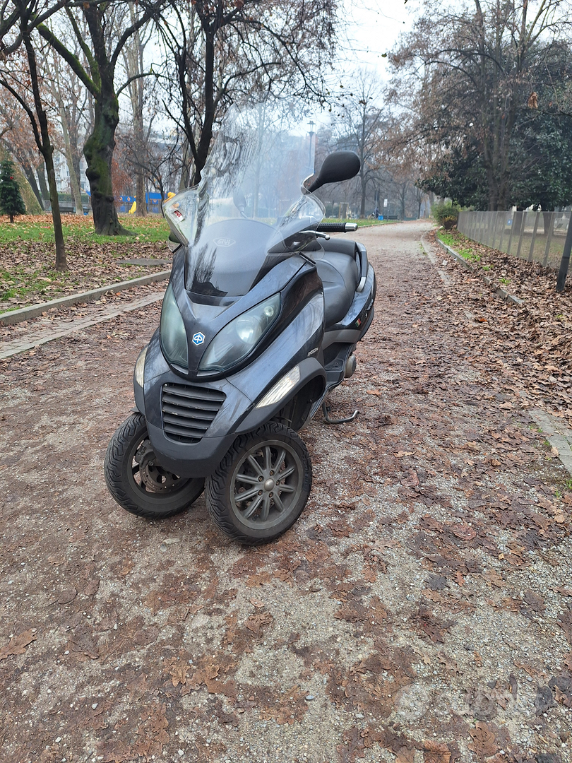PIAGGIO MP3 250 per ricambi - Moto e Scooter In vendita a Milano