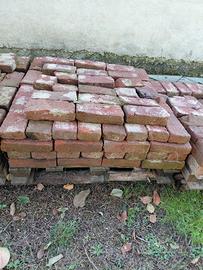 Mattoni pieni usati - Giardino e Fai da te In vendita a Biella