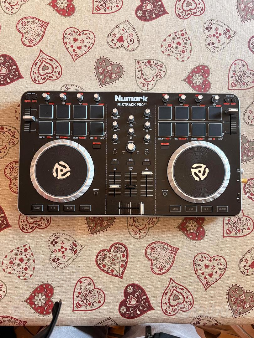 Numark MixTrack Pro 2 - Audio/Video In vendita a Latina