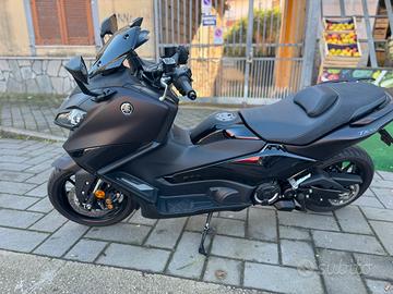 Yamaha T-Max 2024 - Dark Magma - Moto e Scooter In vendita a Napoli