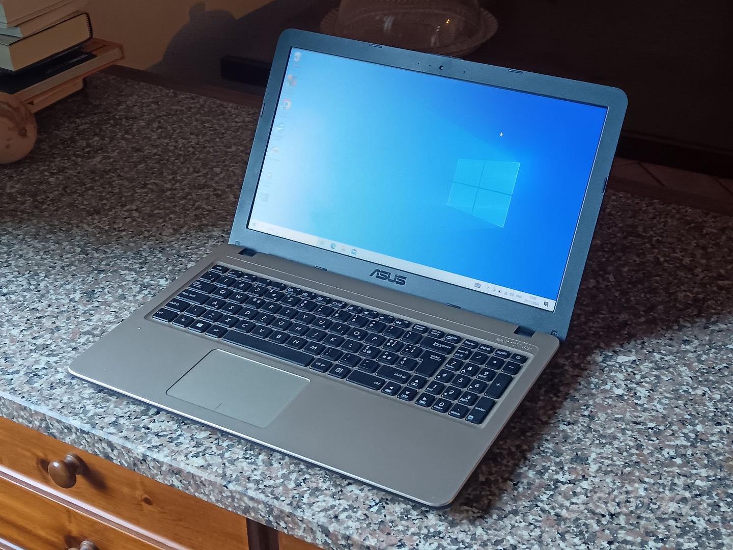 ASUS X540N 15.6" RAM 4 GB SSD 240 GB WINDOWS 10 - Informatica In ...